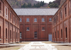 【京都】ドッグラン併設＆施設内もペット同伴OK！舞鶴赤れんがパーク隣接地に複合施設「atick（アティック）」がオープン – おでかけわんこ部 | 愛犬とのおでかけ情報ポータルサイト